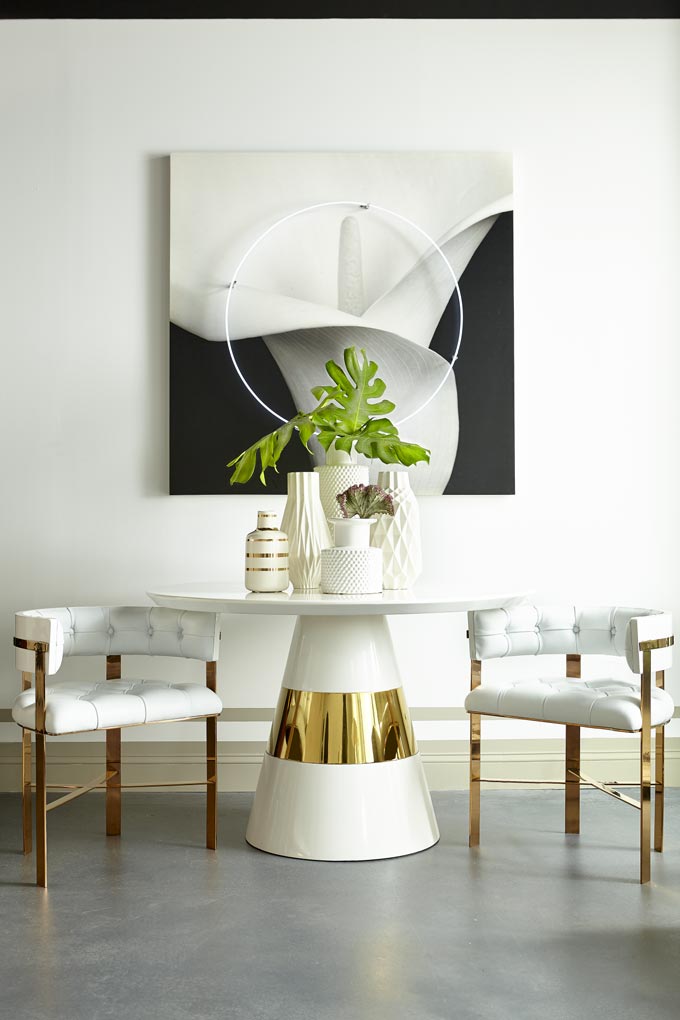 How To Do The All White Interior Design - Velvet Karatzas Interiors Atelier